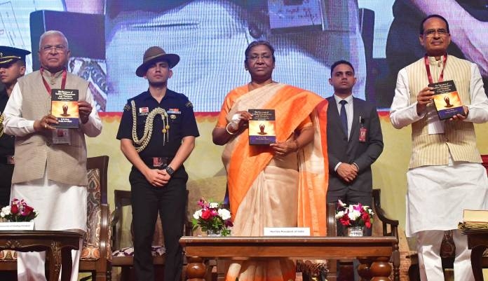 ‘धर्म-धम्म’ संकल्पनेवरच संपूर्ण मानवता टिकून : द्रौपदी मुर्मू - Marathi ...