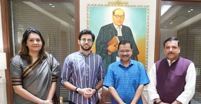 आदित्य ठाकरे दिल्लीत ; केजरीवाल, ठाकरे भेटीनं चर्चेला उधाण - Marathi ...
