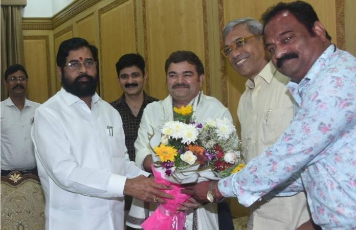 प्रशांत दामलेंनी घेतली मुख्यमंत्री एकनाथ शिंदे यांची भेट - Marathi News ...